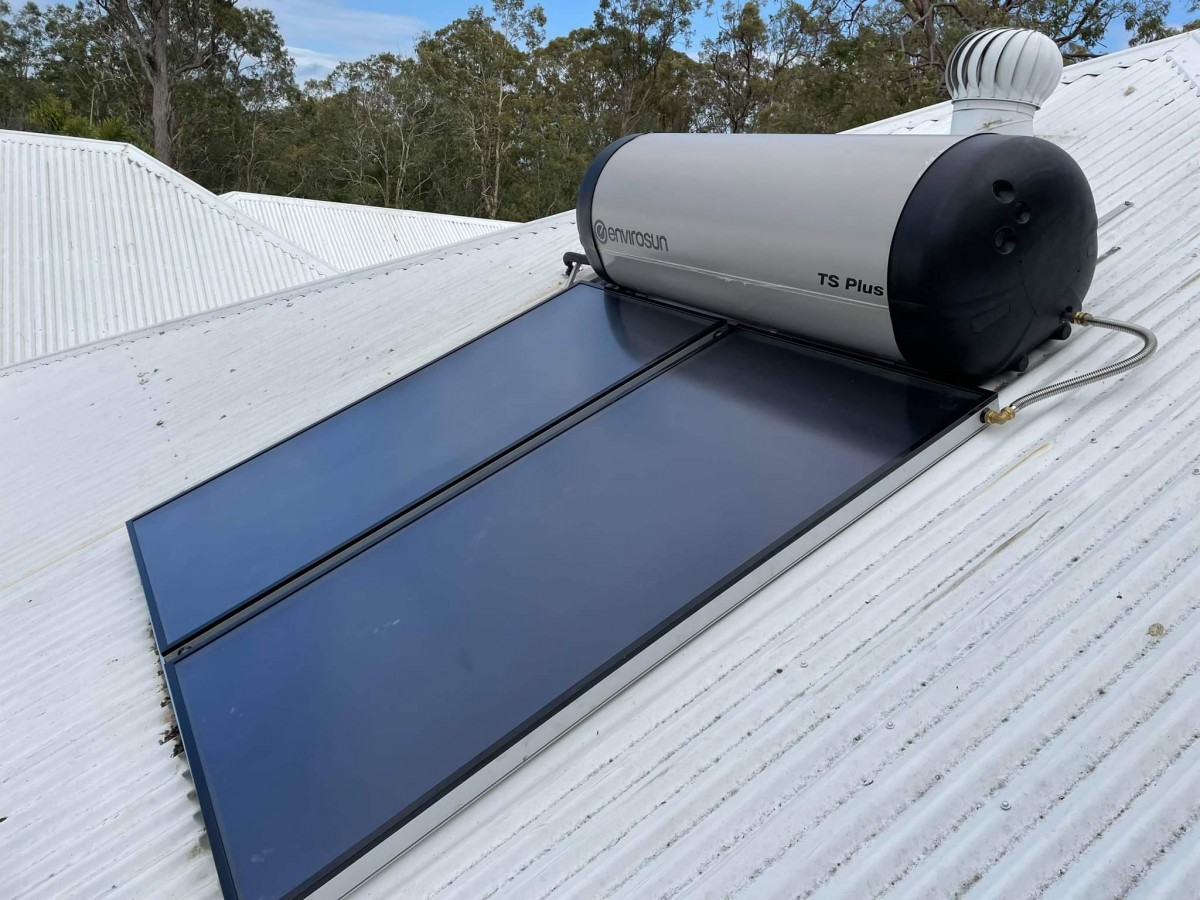 How Does a Solar Hot Water System Work?